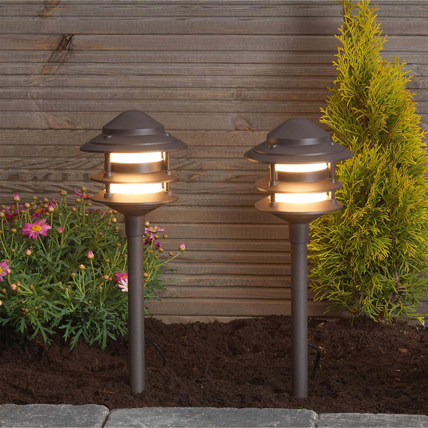 Duracell Outdoor Low Voltage Lights LED Garden Pathway & Spot Light Kit ...