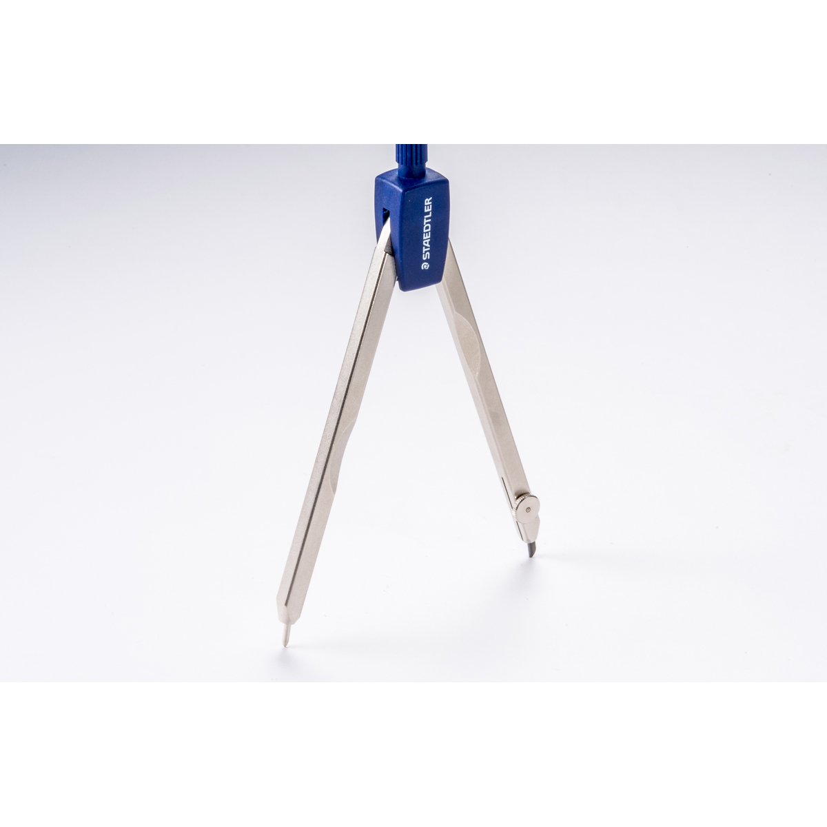 Staedtler Mars Basic 559 WP 00 Compass with Lead Box in Plastic Wallet – BigaMart