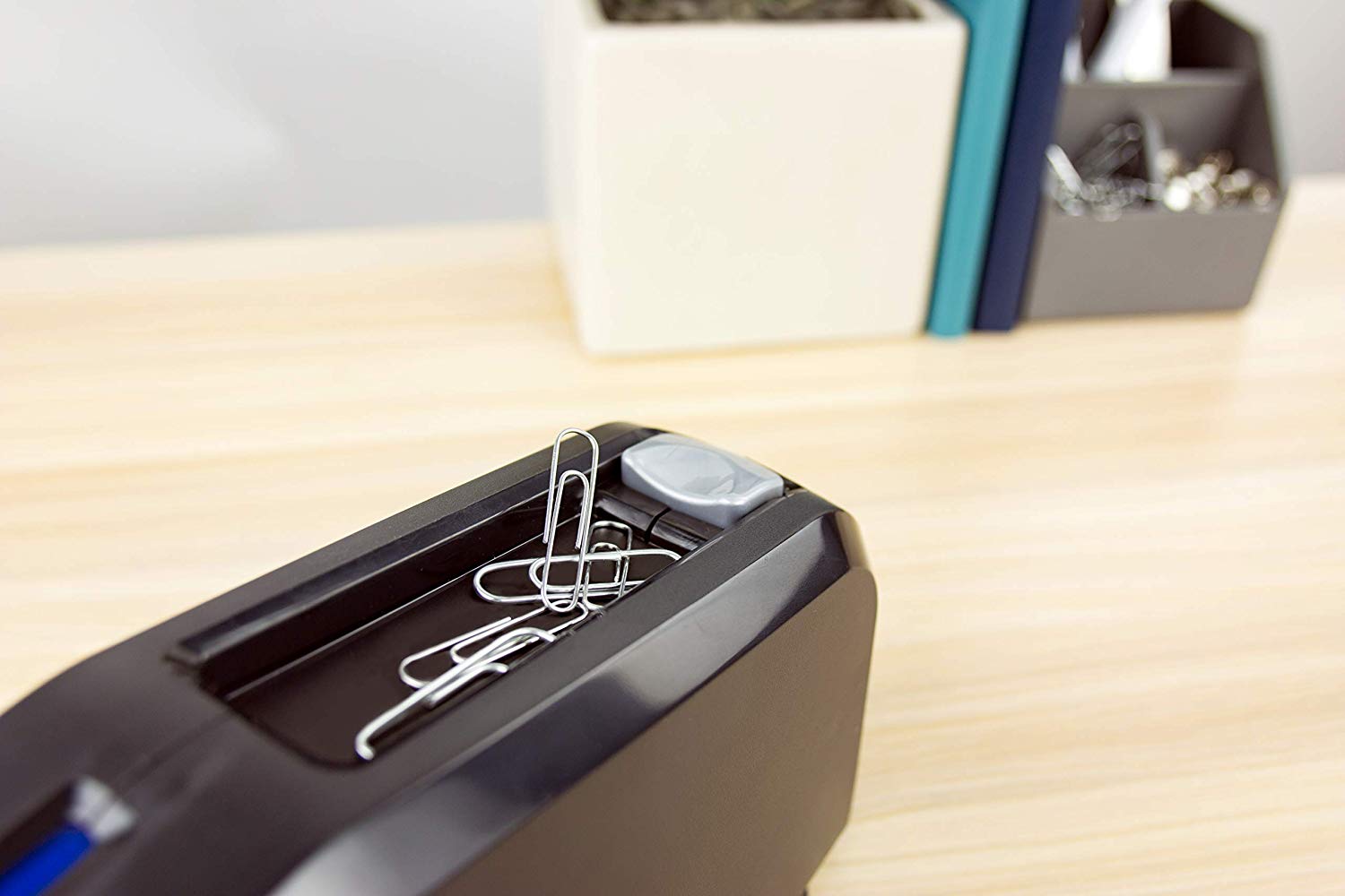 PaperPro – 02210-220V-GB – 25 Sheet Electric Stapler, Black – BigaMart