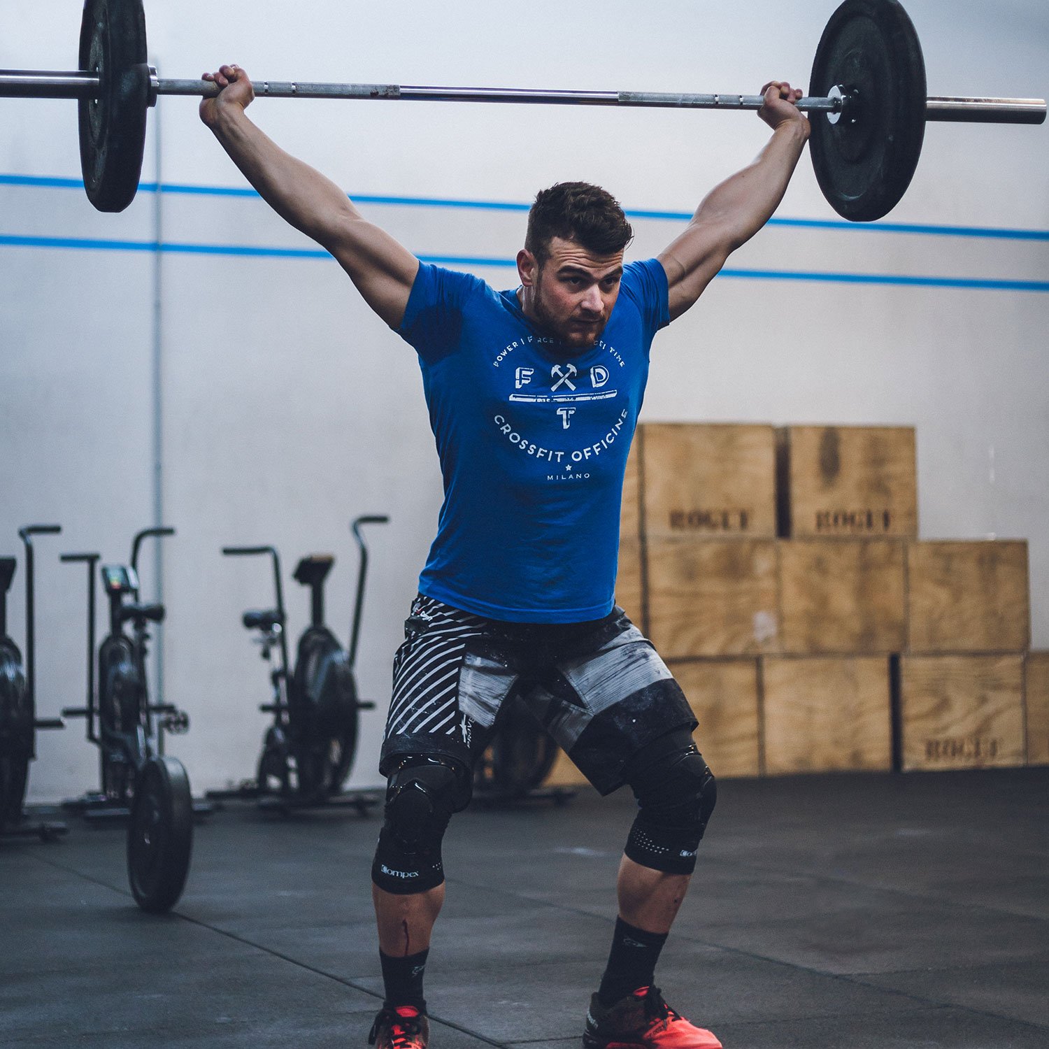 Compex Trizone Right Knee Support Black Medium – BigaMart