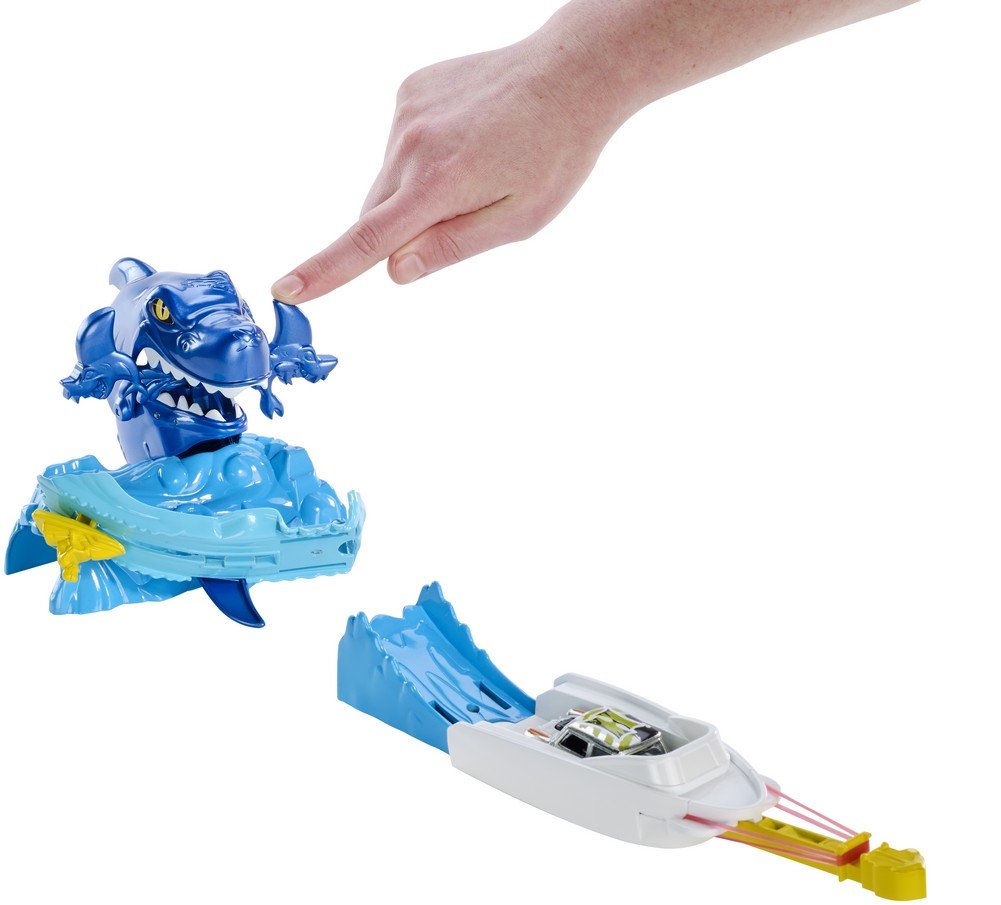 Hot Wheels SHARK BAIT TRACK SET – BigaMart