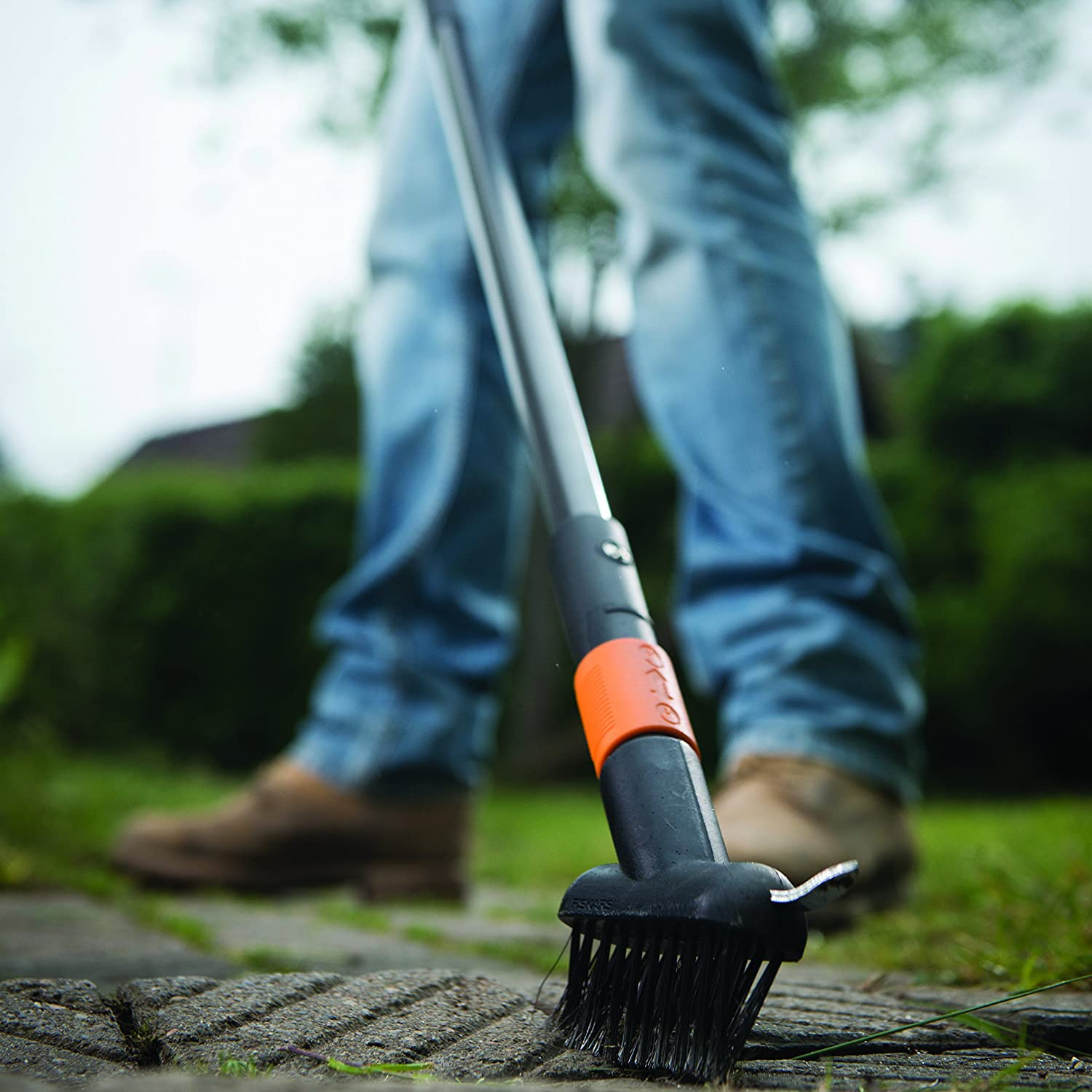 Fiskars Paving Brush with Additional Scrapper Blade, Tool Head, Length ...