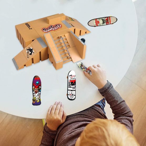 BETOY Finger Skateboards, 30PCS Mini Skateboards Fingerboards ...