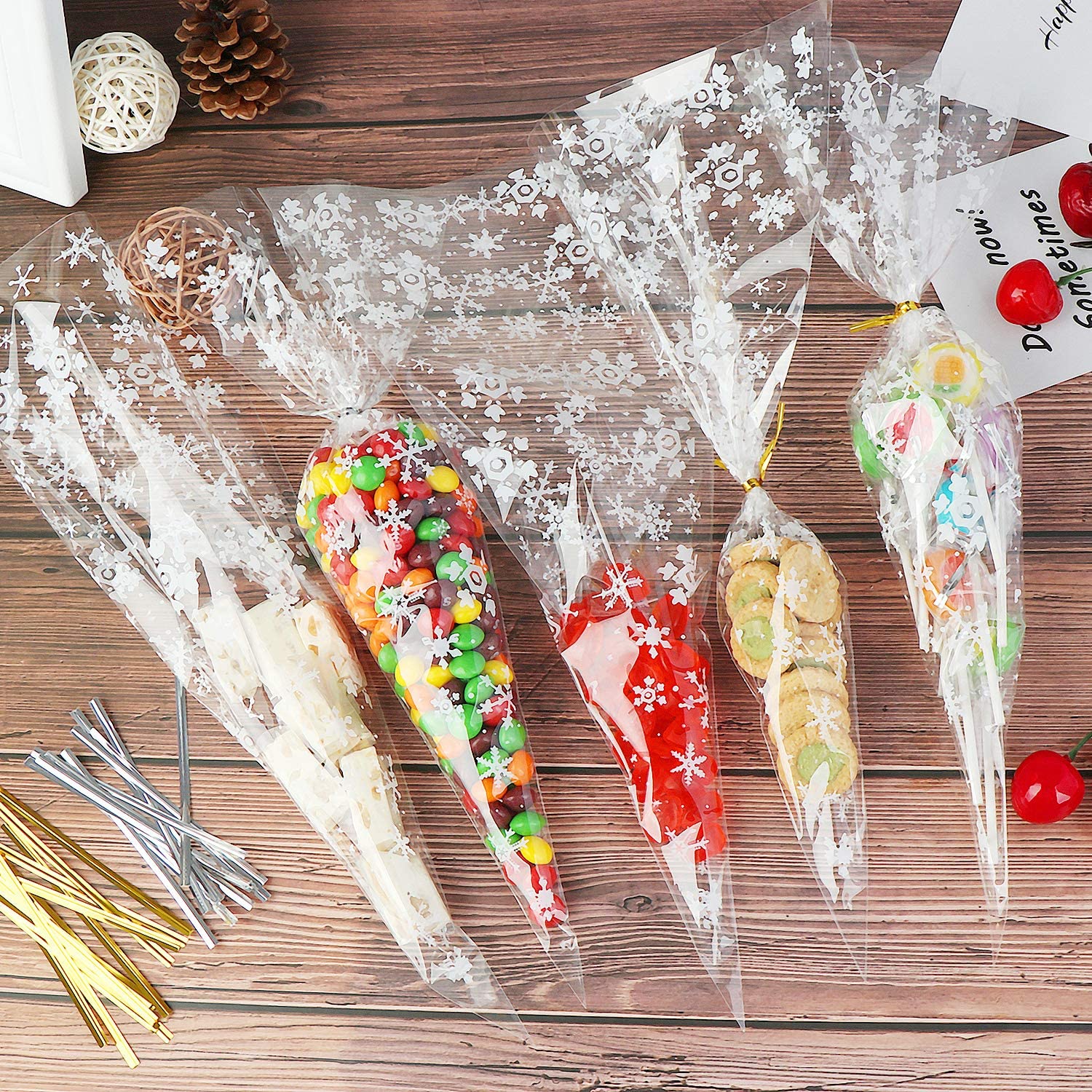 200 Counts Christmas Cone Bags Snowflake Patterned Cone Bags Clear Cone Bags Sweet Treat Bags 200-counts-christmas-cone-bags-snowflake-patterned-cone-bags-clear-cone-bags-sweet-treat-bags